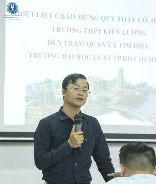 Trường THPT Kiên Lương (tỉnh Kiên Giang) tham quan và tìm hiểu Trường Đại học Luật TP.HCM
